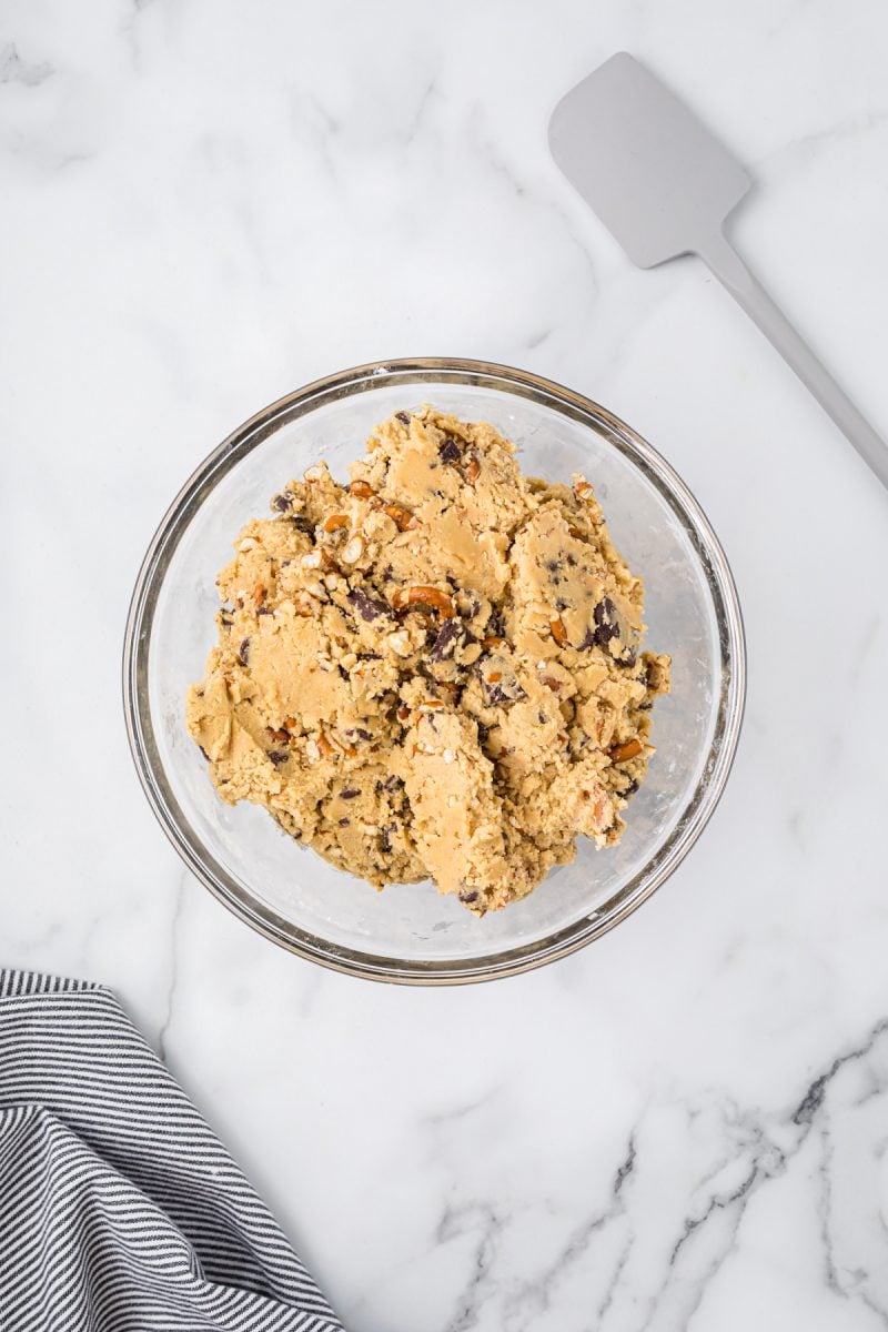 Chocolate Chip Pretzel Cookies - Risa's Family Kitchen