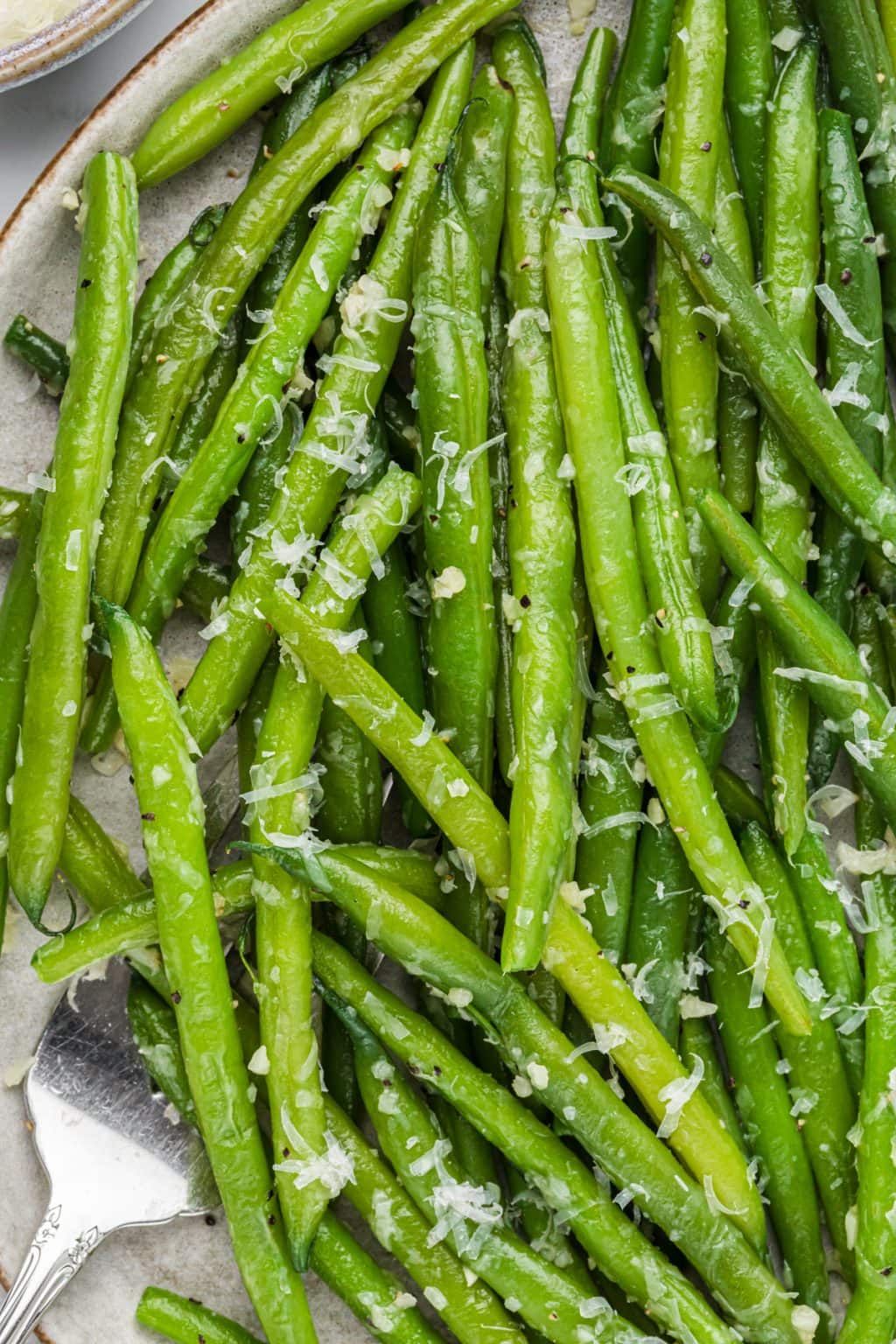 Garlic Parmesan Green Beans - Risa's Family Kitchen